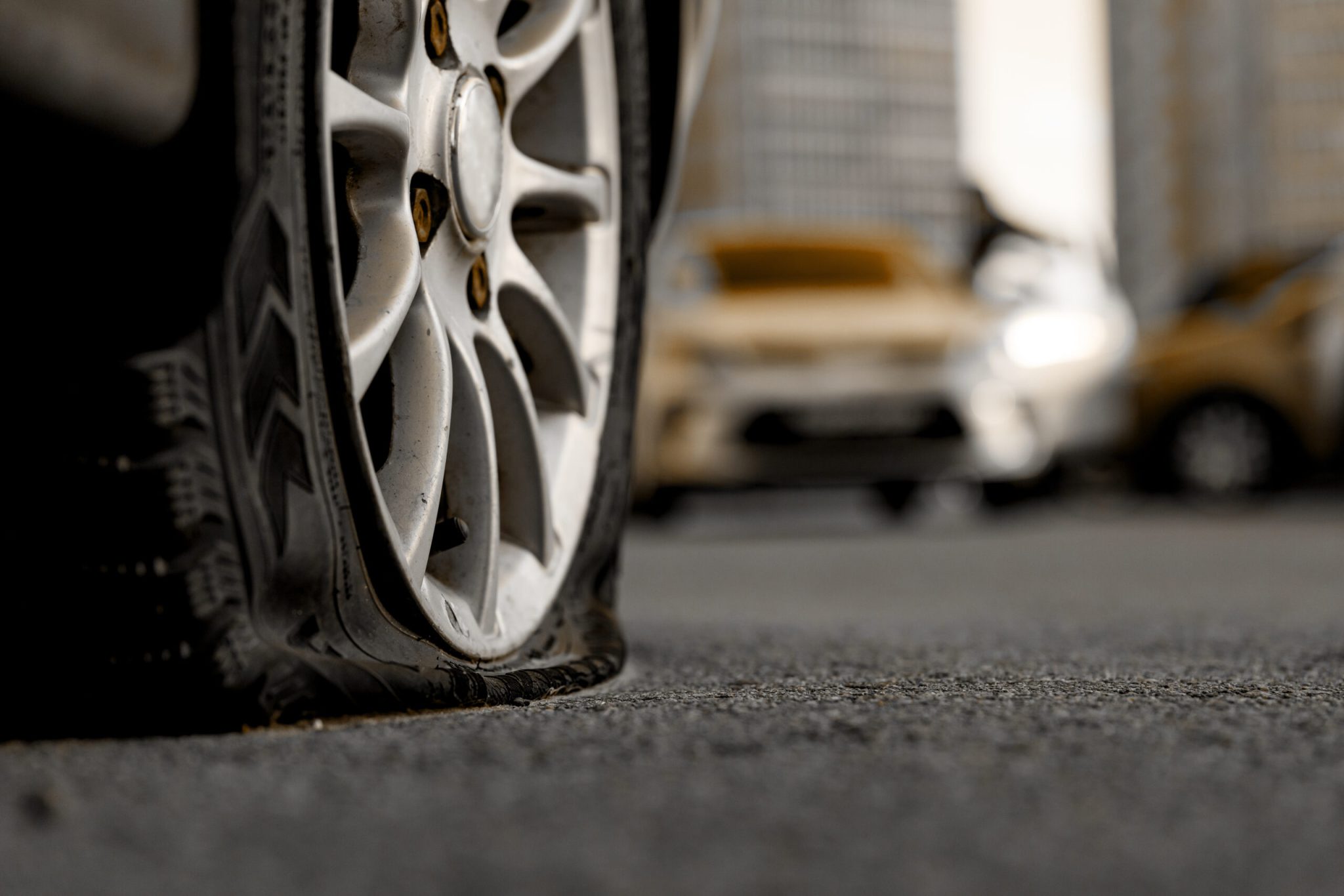 Understanding Tire Blowout Causes & Prevention – La Familia Insurance
